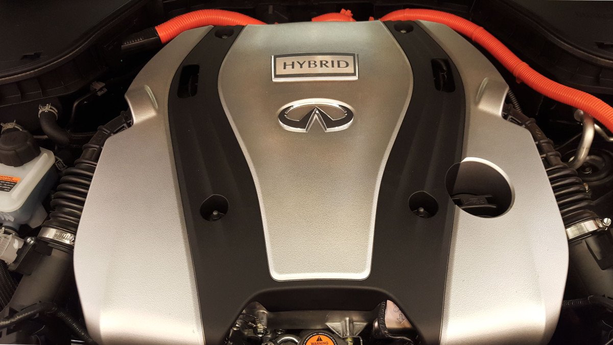 Infiniti's Q50 AWD Hybrid; a sleeper saloon in wolf's clothing ...